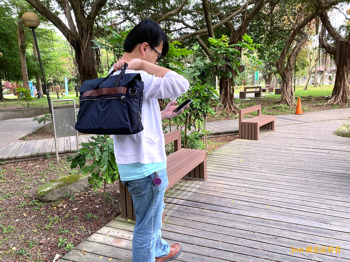 【Freestone briefpack雙面變形包】是電腦包也是旅行後背包 | Jon 就走走看看