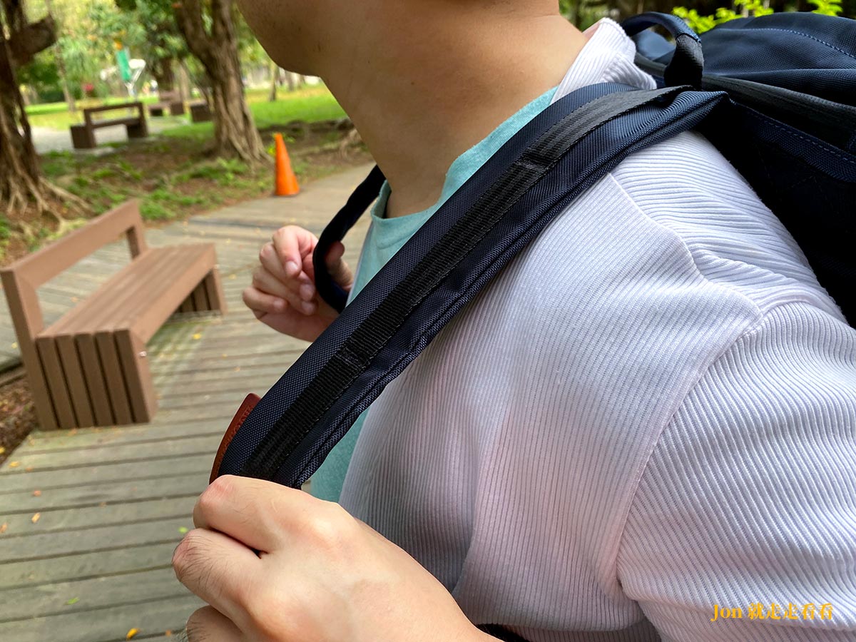 【Freestone briefpack雙面變形包】是電腦包也是旅行後背包 | Jon 就走走看看